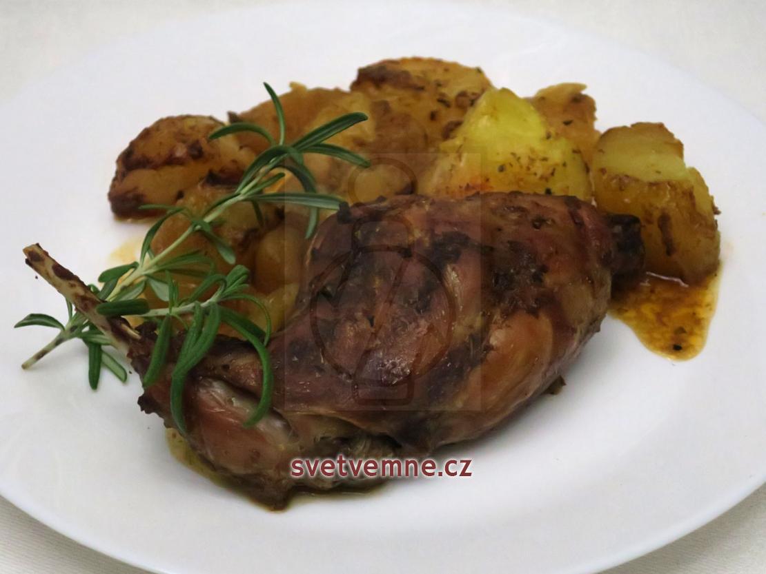 Pečený marinovaný králík s bramborami • Recept | svetvemne.cz